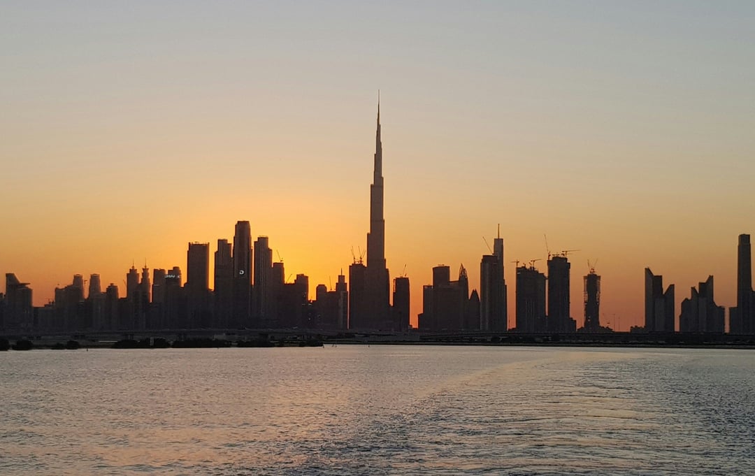 What does the Dubai flag look like and what do its colours mean? | Two ...