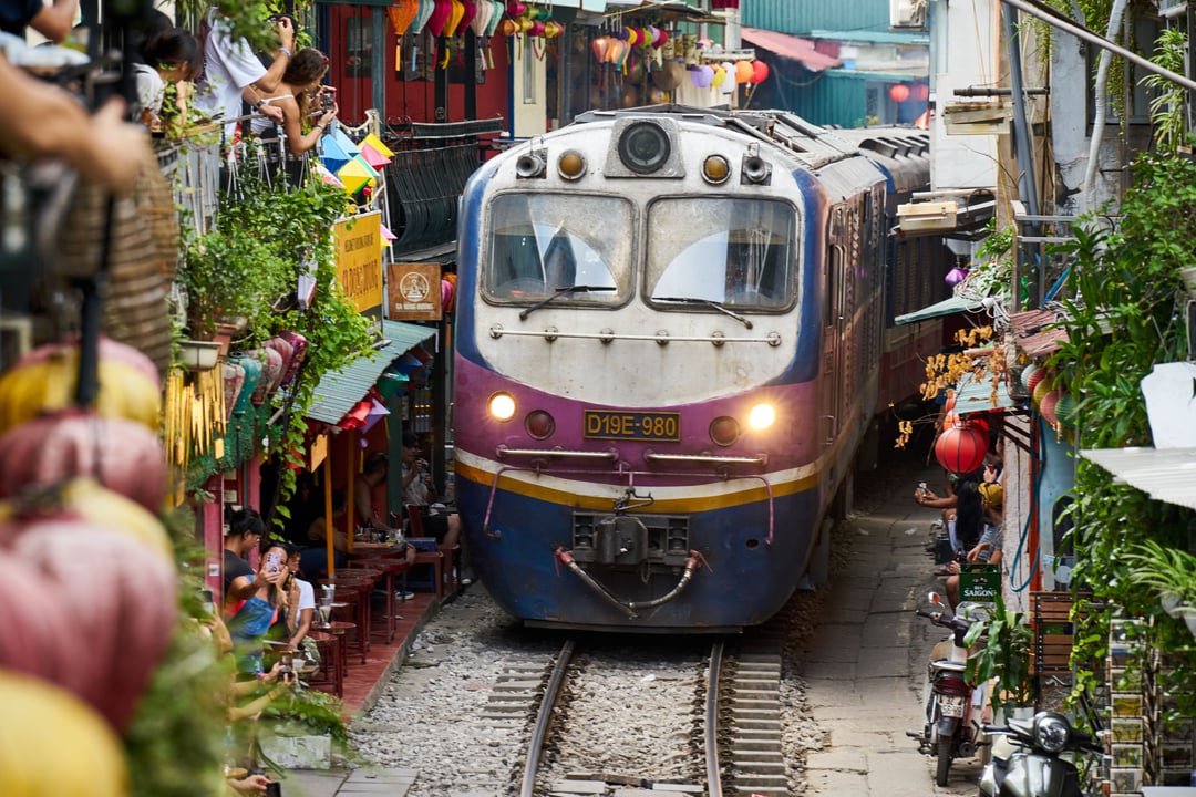 Vietnam plans to build a high-speed railway from Hanoi to Ho Chi Minh ...