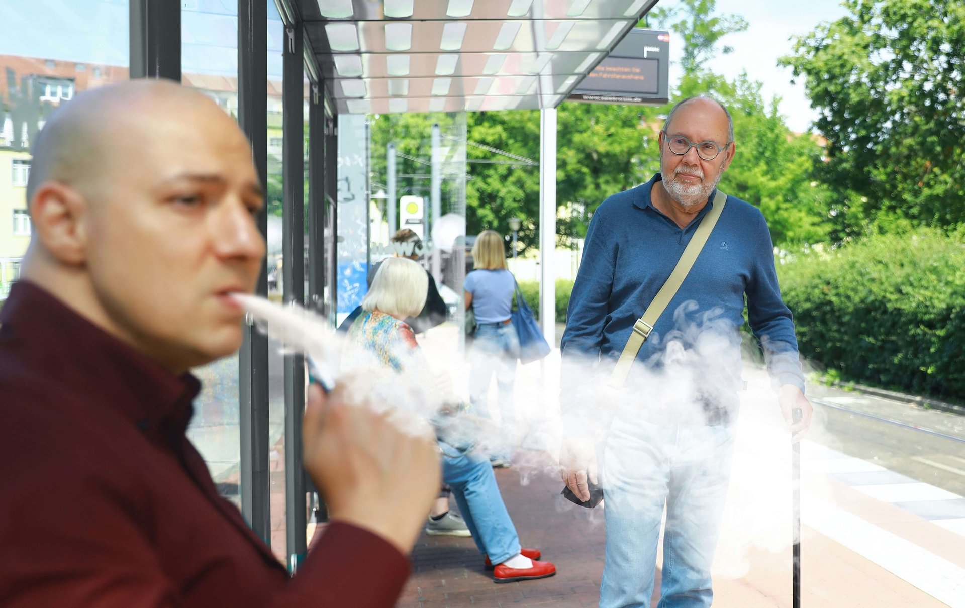 Milan bans smoking in public places | Two Continents