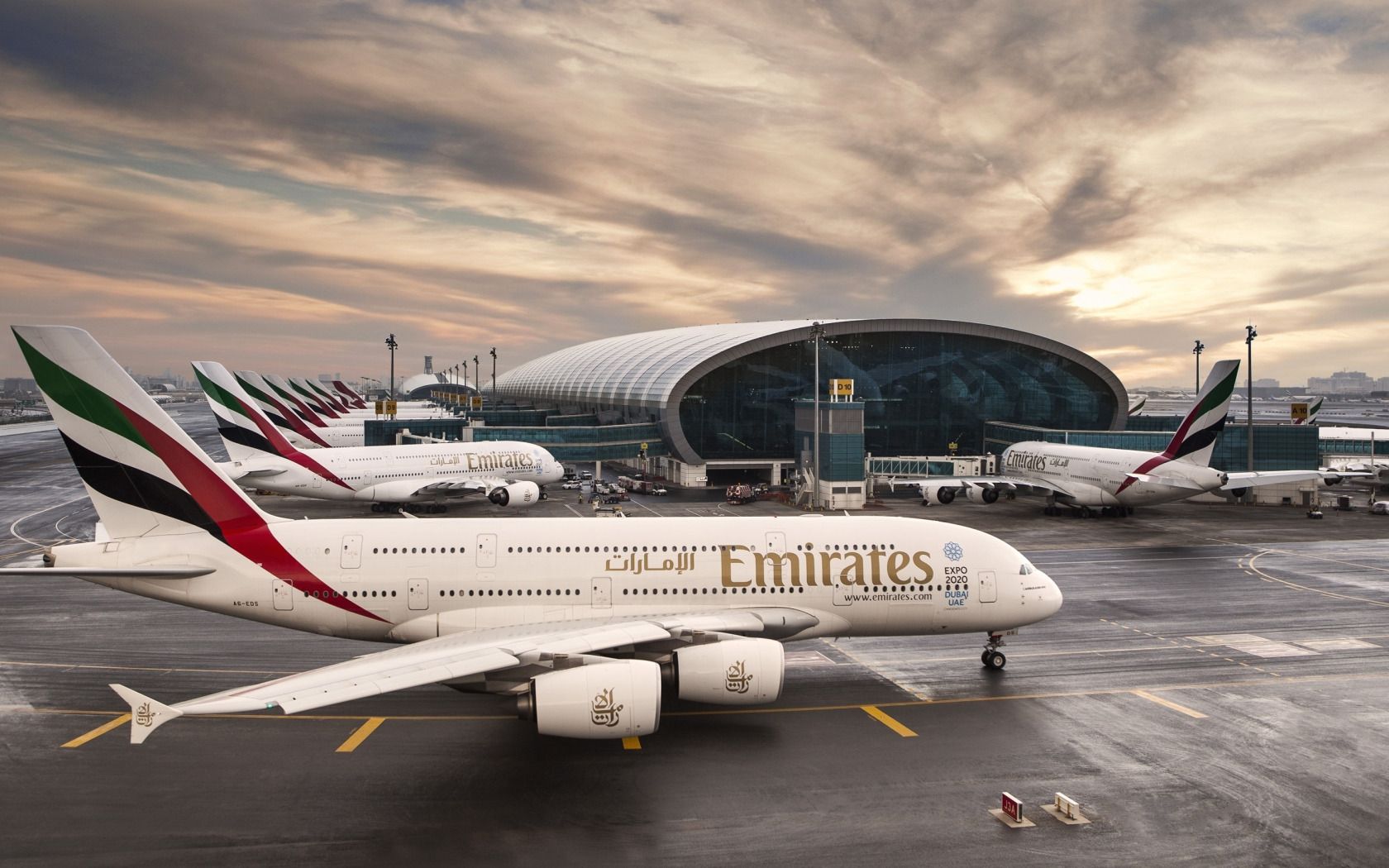 Dubai Airport – DXB or DWC | Two Continents
