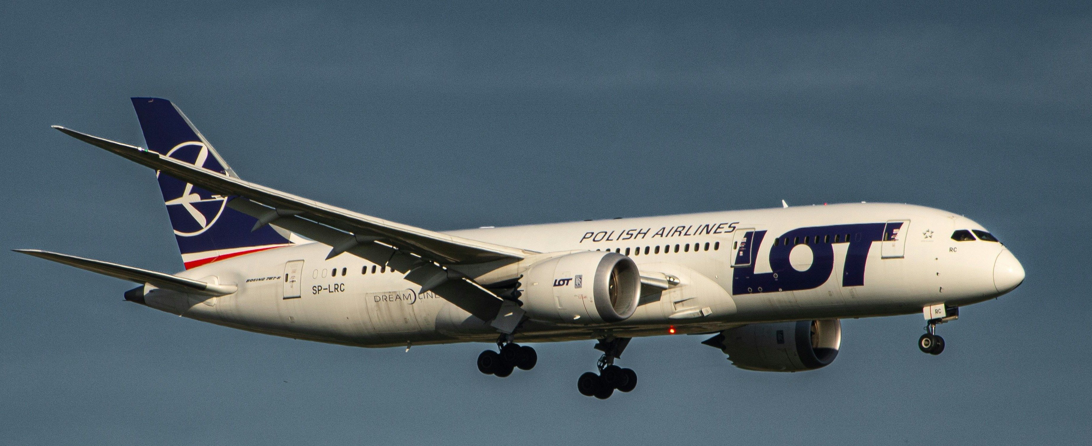 PLL LOT zakończył operować na trasie Budapeszt - Seul | Two Continents